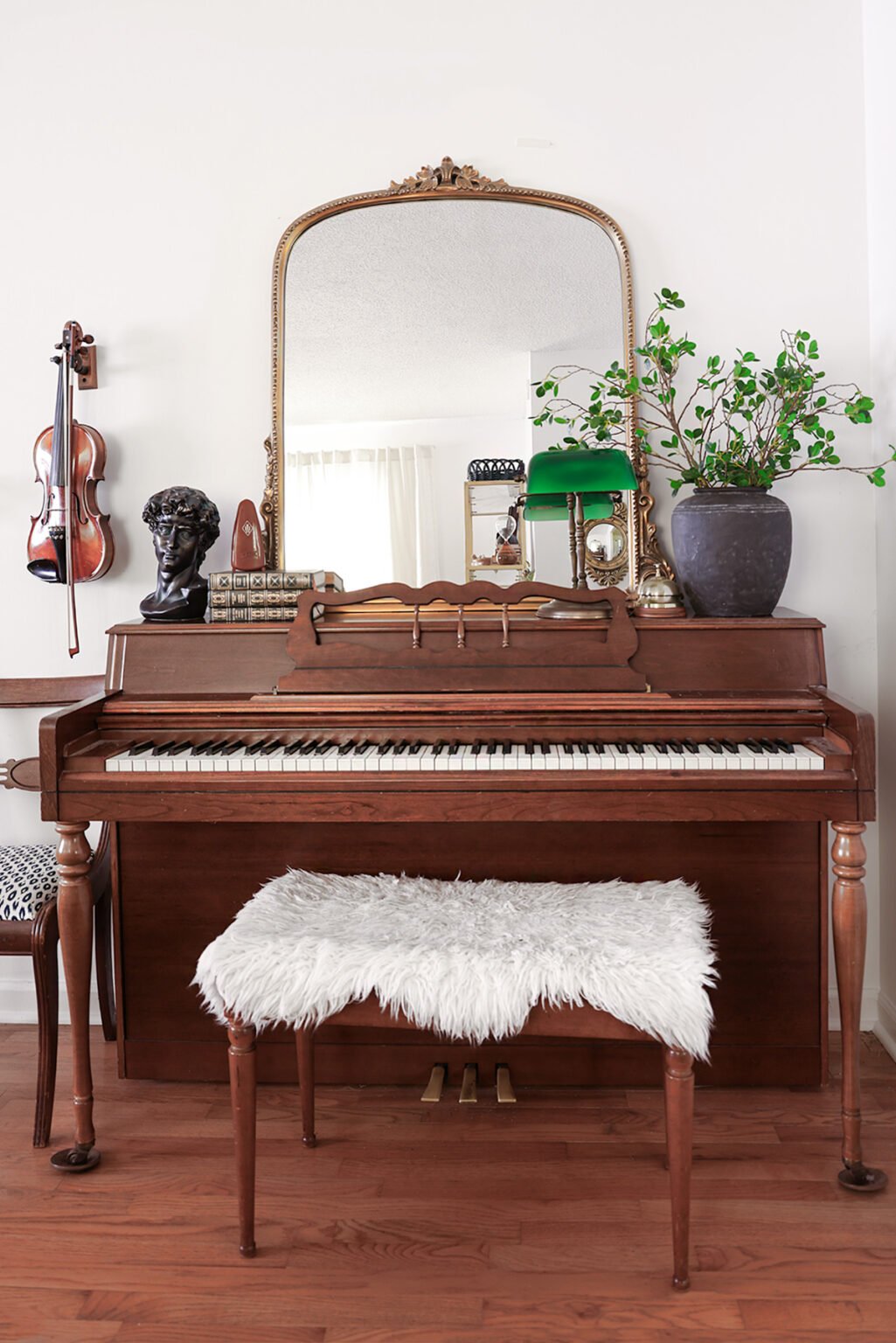 10+ Ways To Decorate Around A Piano