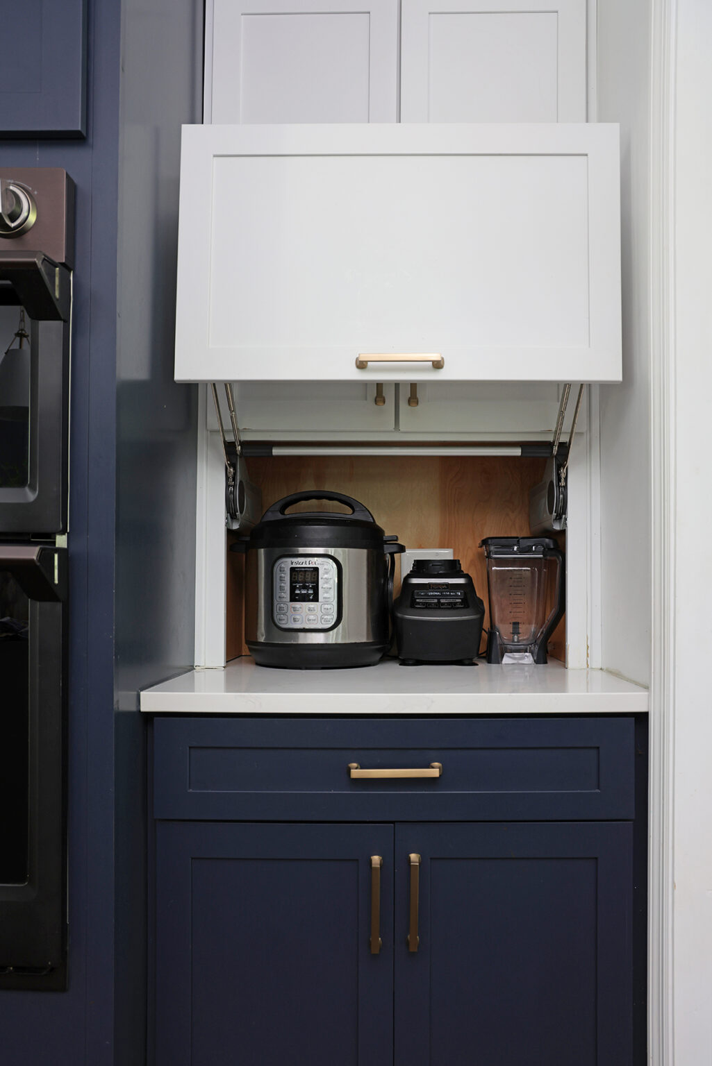 10 Tricks Designers Use To Accessorize Kitchen Counters