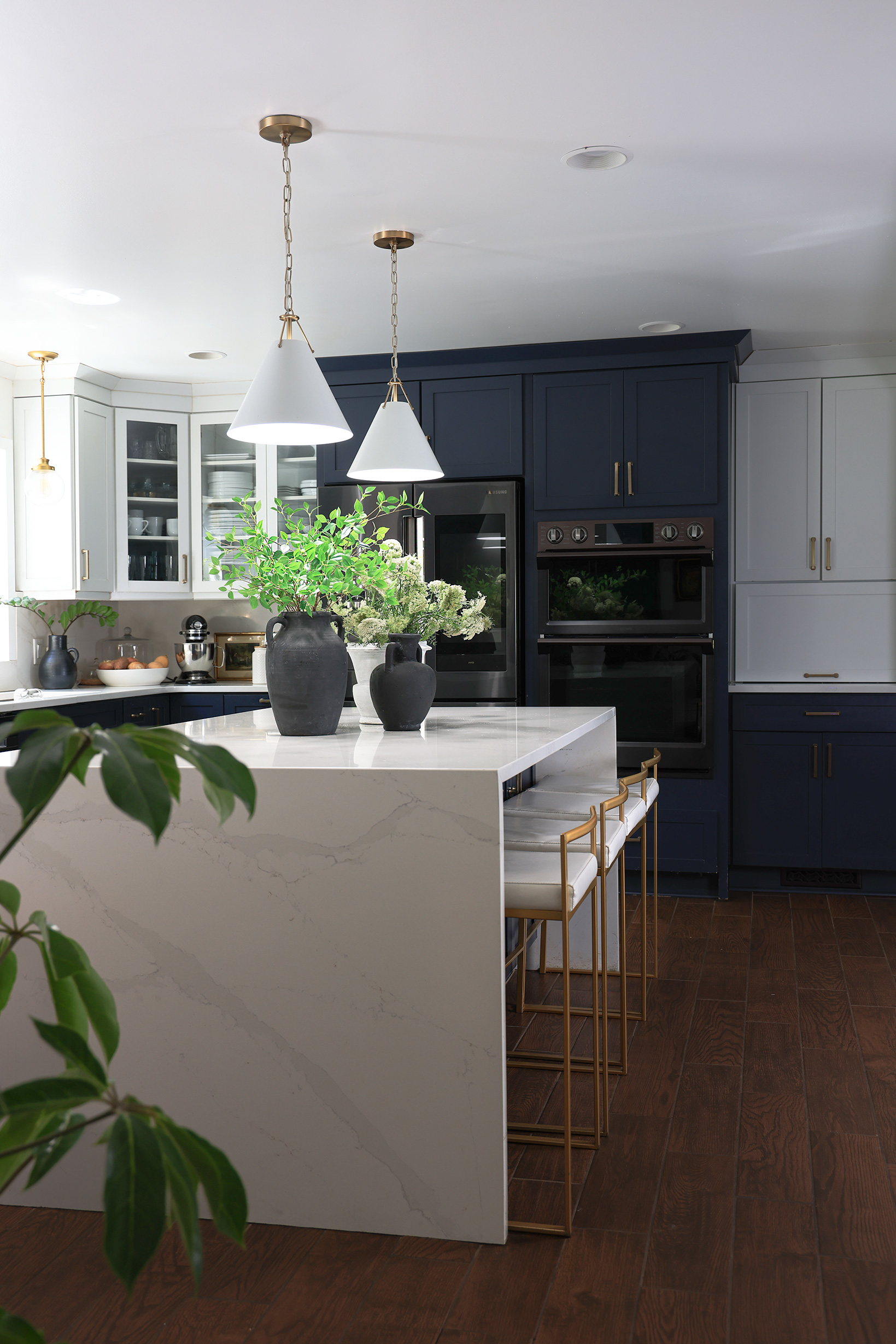 10 Tricks Designers Use To Accessorize Kitchen Counters